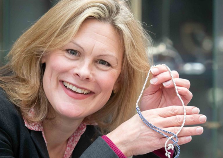 Meet Bargain Hunt expert Kate at free valuation day - Banbury FM