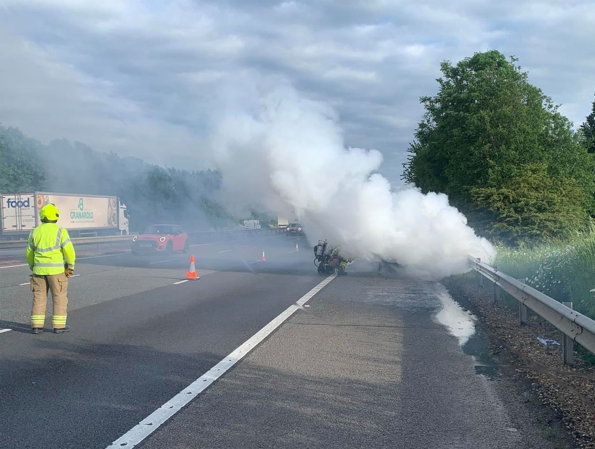 Car fire stops traffic on M40 by Banbury - Banbury FM