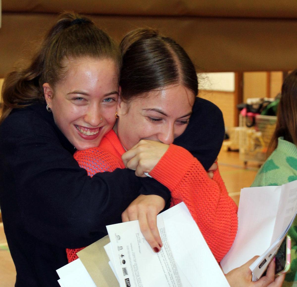 Chenderit A level students exceed the challenging targets set - Banbury FM