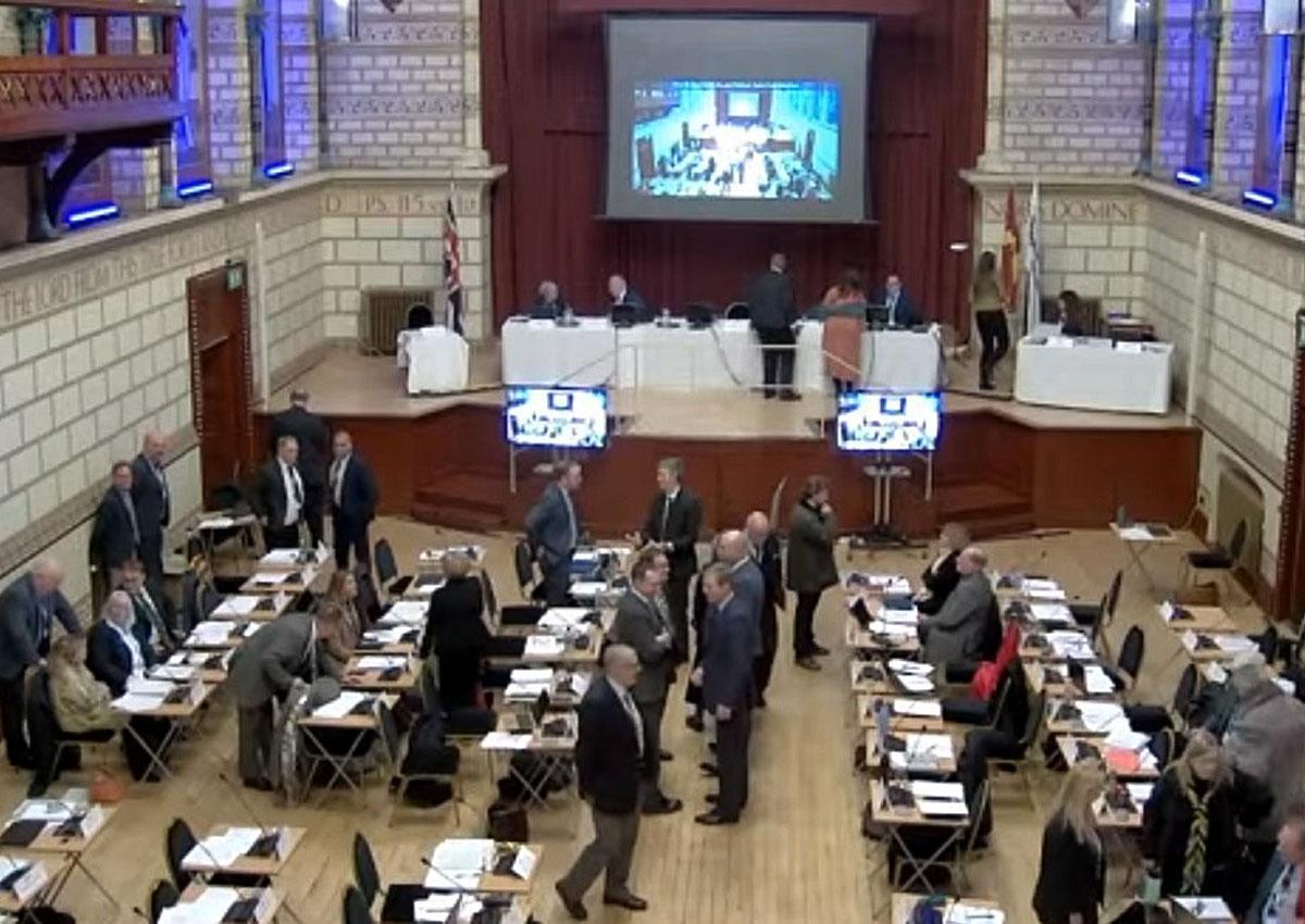 West Northants Council passes budget - Banbury FM