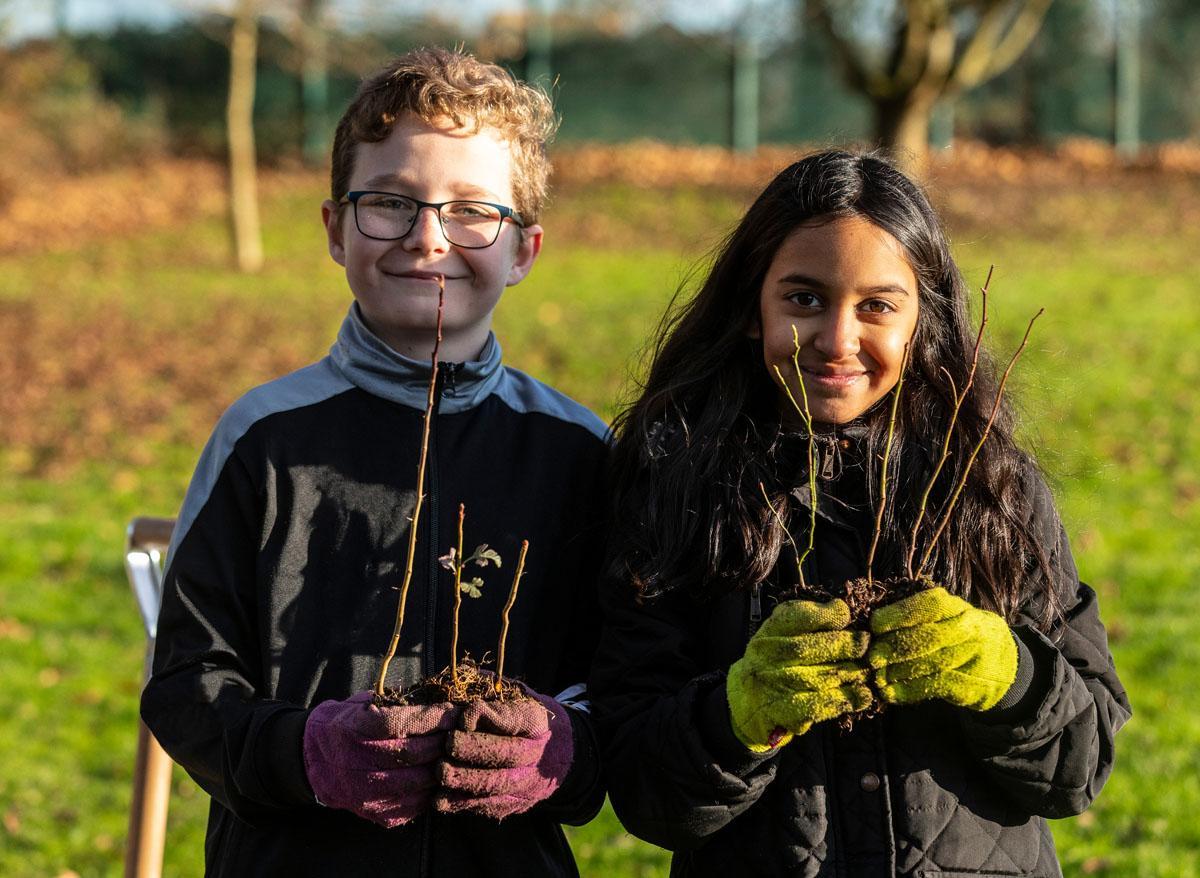 Free trees for local schools and community groups - Banbury FM