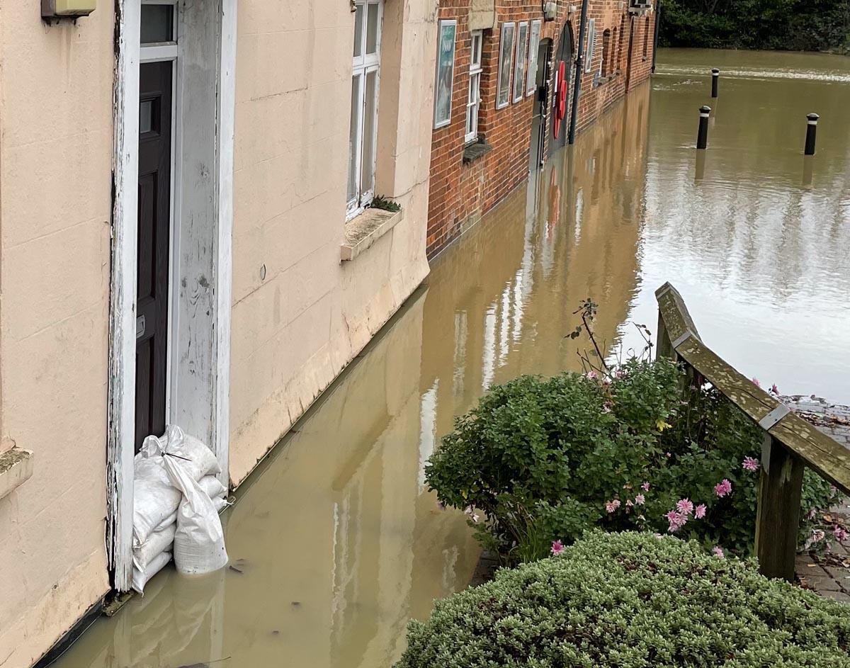 Property flooding expected as water reaches The Mill - Banbury FM